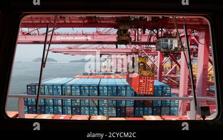 South Korea, Busan, signs in Korean hangul script Stock Photo - Alamy