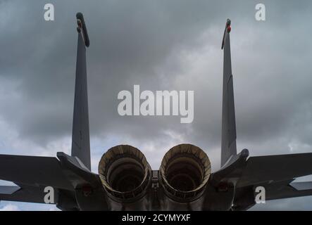 Rear View of F-15E Strike Eagle at Dusk Stock Photo - Alamy