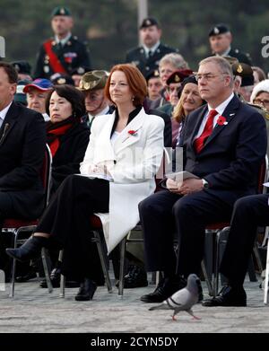 New Zealand Defence Minister Wayne Mapp, center, inspect the Air Cadets ...