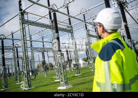 Wilhelmshaven, Germany. 02nd Oct, 2020. The new substation Wilhelmshaven - Conneforde from the ...