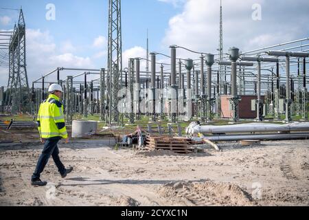Wilhelmshaven, Germany. 02nd Oct, 2020. The new substation Wilhelmshaven - Conneforde from the ...