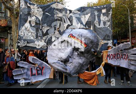 Anti war painting Guernica by Pablo Picasso hanging at the Museo ...