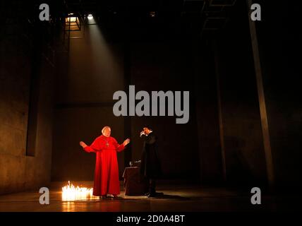 l-r: Paul Jesson (Cardinal Wolsey), Ben Miles (Thomas Cromwell) in WOLF ...
