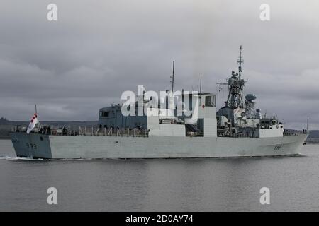 HMCS Toronto (FFH-333), a Halifax-class (or City-class) frigate ...