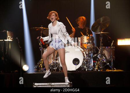 Paramore lead vocalist Hayley Williams Stock Photo - Alamy
