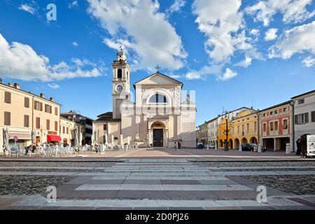 Italy, Emilia Romagna, Brescello, Square Matteotti Stock Photo - Alamy