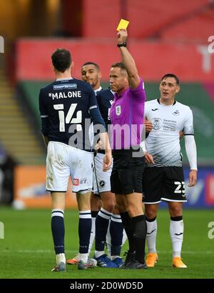 Referee Stephen Martin during the Sky Bet Championship match Leicester ...