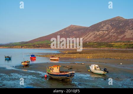 Trefor Harbour on the Gwynedd coast in North Wales Stock Photo - Alamy