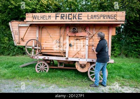 Agricultural threshing machine driven by steam traction engine Stock ...