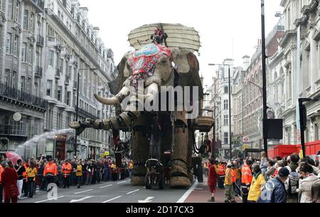 The Sultan's Elephant in London Stock Photo - Alamy