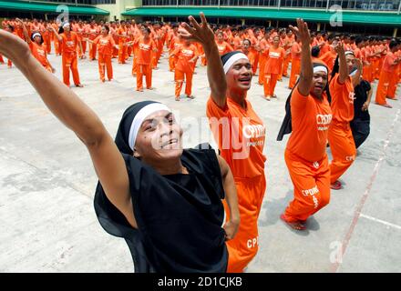 Inmates of the Cebu Provincial Detention and Rehabilitation Center ...