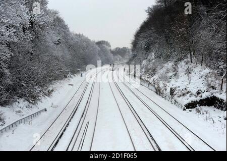 Farnborough Main Railway Station Stock Photo - Alamy