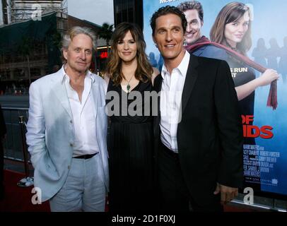 HOLLYWOOD, CA - MAY 6: (L-R) Actor Billy Zane and wife actress Lisa ...