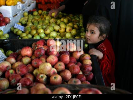 Iraq - Fruit Market in Baghdad. Photo taken in 1920s after creation of ...