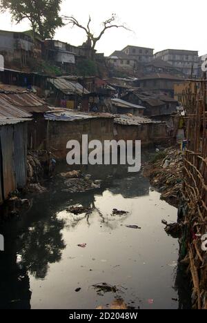 Mabella slum, Freetown, Sierra Leone Stock Photo - Alamy