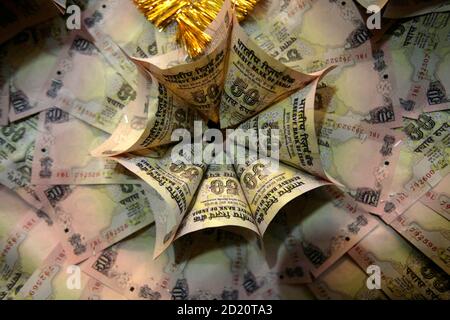 Garland of Indian currency Stock Photo - Alamy