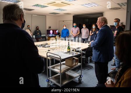 Reinhard Genzel, right, astrophysicist at the Max Planck Institute for ...
