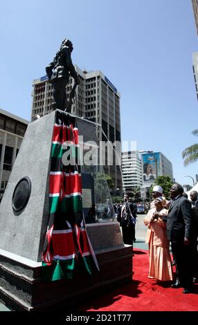 Statue of Dedan Kimathi Freedom Fighter Nairobi Kenya East Africa Stock ...