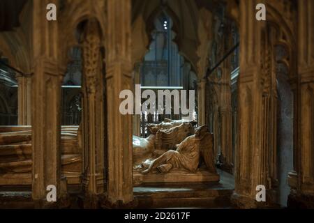 Tomb of King Edward II at Gloucester Cathedral, Gloucestershire ...