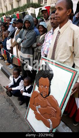 Statue of Dedan Kimathi Freedom Fighter Nairobi Kenya East Africa Stock ...