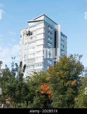 Cladding removal and replacement on a high rise building, Nottingham ...