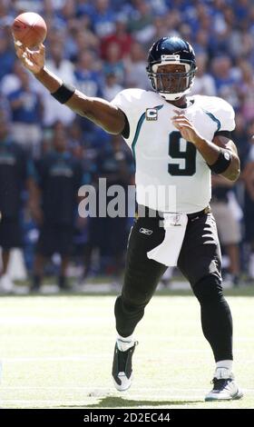 Jacksonville Jaguars quarterback David Garrard (9)calls a play during ...