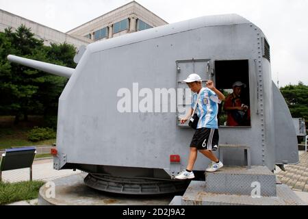 5-inch 38-caliber. The 5-inch .38-caliber dual gun mount on the ...