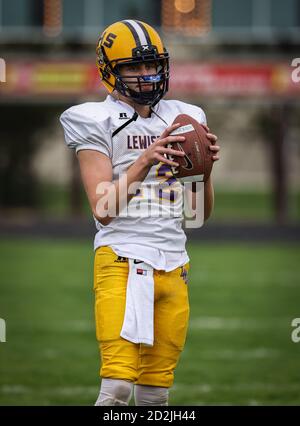 Freshmen football action with Lakeland vs Coeur d'Alene High School in ...