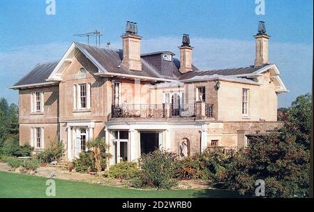 CAMILLA PARKER BOWLES, A CLOSE FRIEND OF THE PRINCE OF WALES HUNTING ...