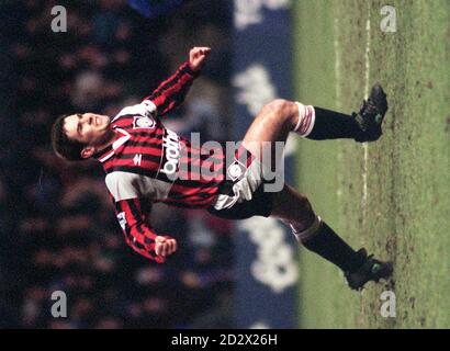 Manchester City's Nigel Clough celebrates his goal Stock Photo - Alamy