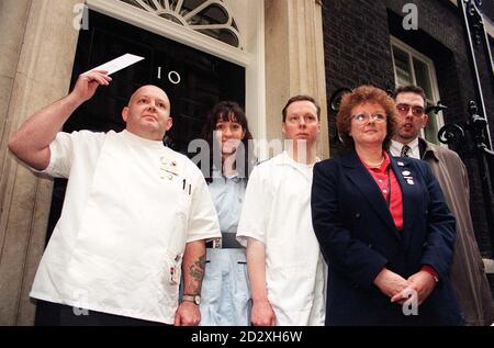 Nurses from the Royal College of Nursing strike for fairer pay and ...