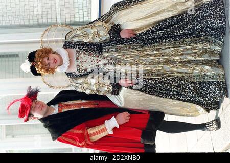 ELIZABETH R (TV) GLENDA JACKSON PART FOUR ELZR 002 Stock Photo - Alamy
