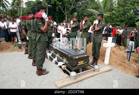 Sri Lanka army commando regiment soldiers march during the 75th ...