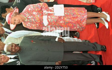 The Queen and the Duke of Edinburgh with President Narayanan of India ...