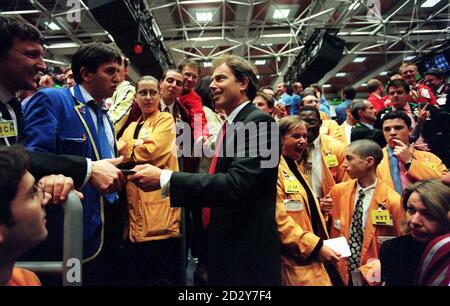 Futures traders at the Liffe exchange Stock Photo - Alamy