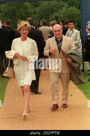 PA NEWS PHOTO 14/6/98 ACTOR PETER HOWITT AND WIFE AT THE ALFRED DUNHILL ...