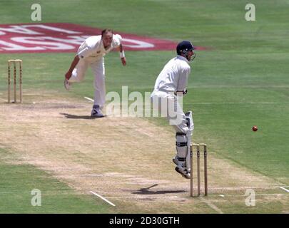 Allan Donald South African bowler Cricket Stock Photo - Alamy