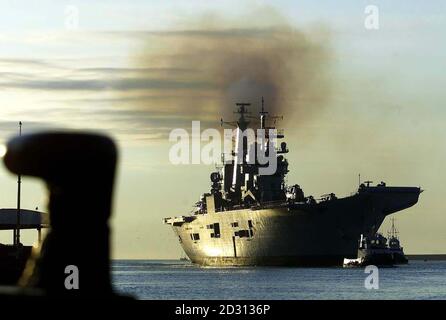 HMS Invincible arrives on the River Tyne at the Tynemouth priory near ...