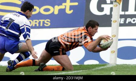 MICHAEL EAGER CASTLEFORD TIGERS CASTLEFORD RUGBY GROUND CASTLFORD ...