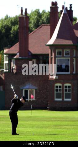 Former Open Champion Justin Leonard walks down the 16th fairway during ...