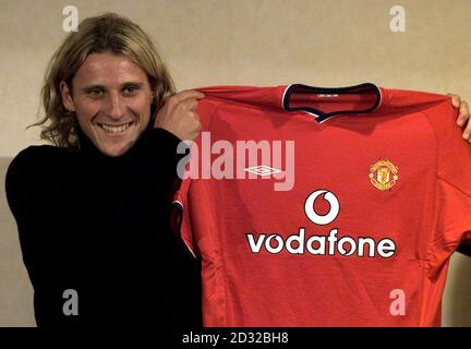 Manchester United striker Diego Forlan Stock Photo - Alamy