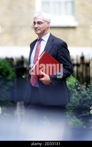 Prime Minister Tony Blair May 2002 Peter Cox and son Ian Dewar looking ...