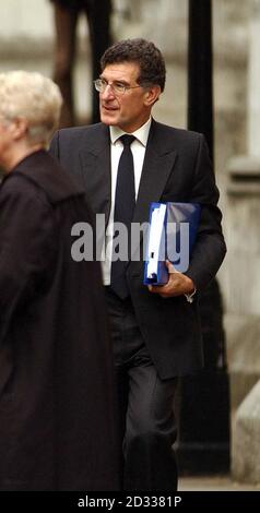 Sir Kevin Tebbit Hutton Inquiry Stock Photo - Alamy