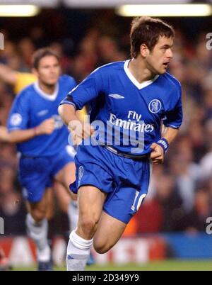 Chelsea's Joe Cole celebrates scoring his sides second goal of the game ...