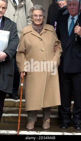 Gertrude Harris, daughter of First World War soldier Harry Farr, visits ...
