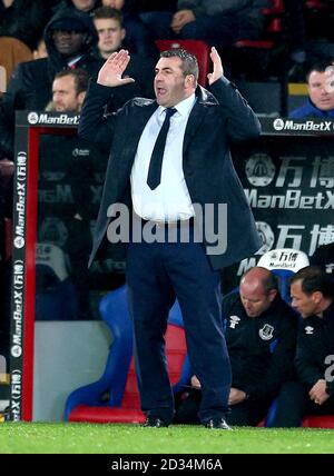 Everton caretaker manager David Unsworth (left) with Norwich City ...