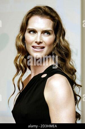 BROOKE SHIELDS WOMEN IN FILM GALA CENTURY PLAZA HOTEL CENTURY CITY LA ...