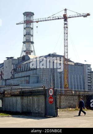 The Chernobyl disaster reactor in the concrete sarcophagus Stock Photo ...
