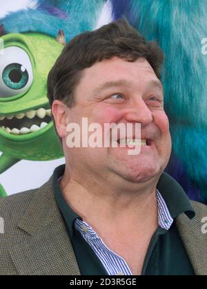 JOHN GOODMAN "MONSTERS INC" FILM PREMIER LA LA USA 28 October 2001 Stock Photo - Alamy