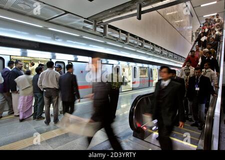 New High Capacity Metro Train as it arrives at South Yarra Railway ...